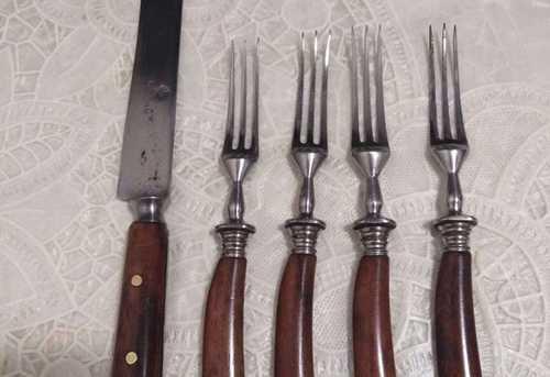 Нож и четыре вилки