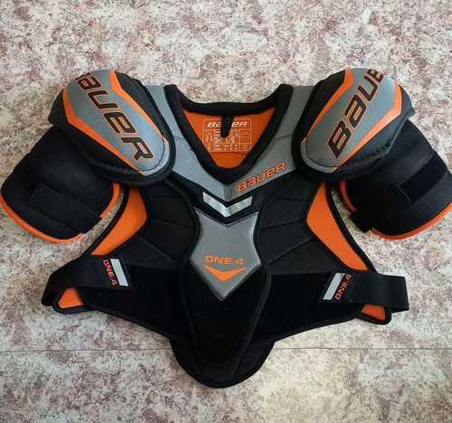 Хоккейный нагрудник игрока bauer supreme ONE.4 SR