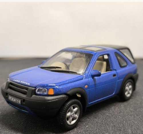 Модель Land Rover Freelander 1:43 Cararama