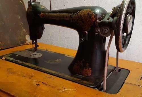 Швейная машинка пгмз,на чугунной станине, 1930 г.в