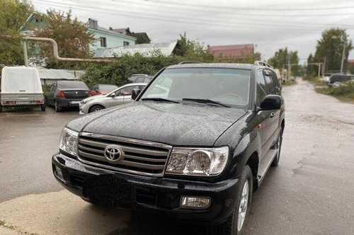 В разборе Toyota Land Cruiser 100