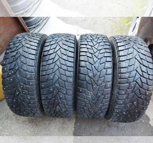 Dunlop Grandtrek Ice 02 215/65 R16