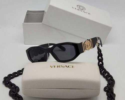 Солнцезащитные очки Versace