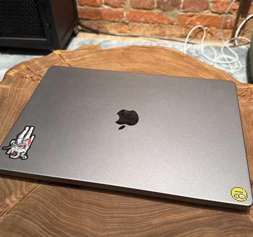 Apple macbook pro 16 m1 max 1tb 32