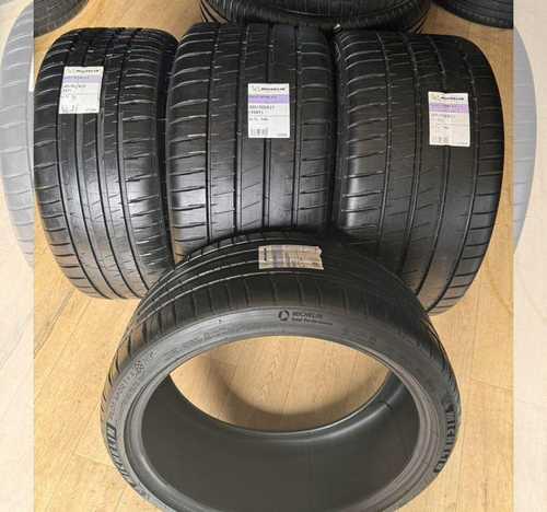 Michelin Pilot Sport 4 S 245/35 R20 и 305/30 R21 95Y