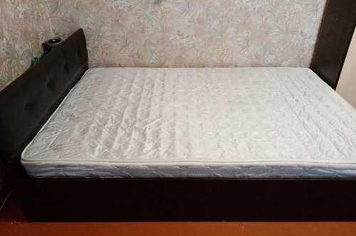 Продам кровать двухспальная бу