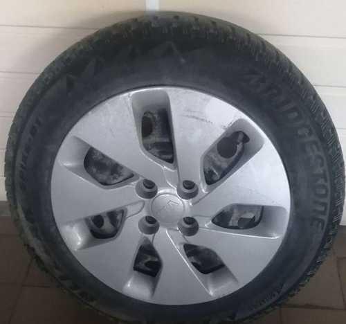 Bridgestone Blizzak Ice 215/65 R15