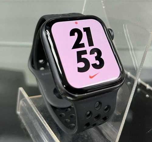 Умные часы Apple Watch Nike SE 44 мм