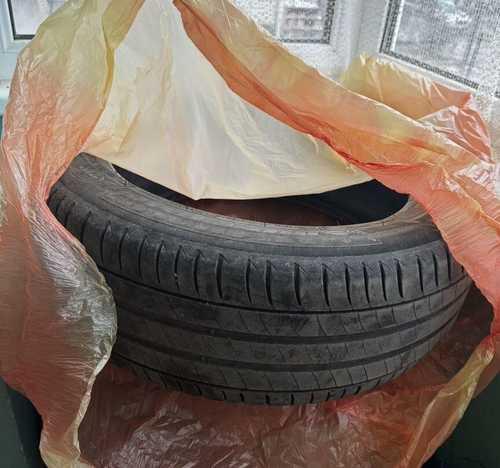 Michelin BibLoad Hard Surface 215/55 R17 и 215/55 R17 160M