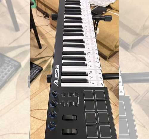 Миди клавиатура Alesis v61 идеальное состояние