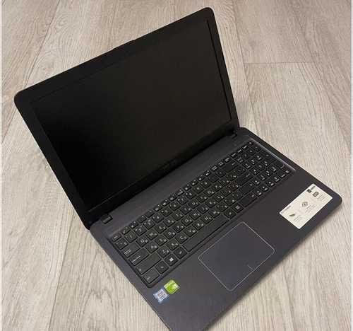 Ноутбук Asus i3 (7th) nvidia mx110 8gb ssd full hd