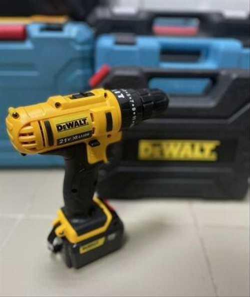 Шуруповерт Dewalt 21V Ударный + Набор