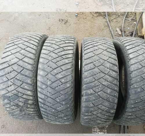 Goodyear Ultragrip Ice Arctic 215/65 R16 98T