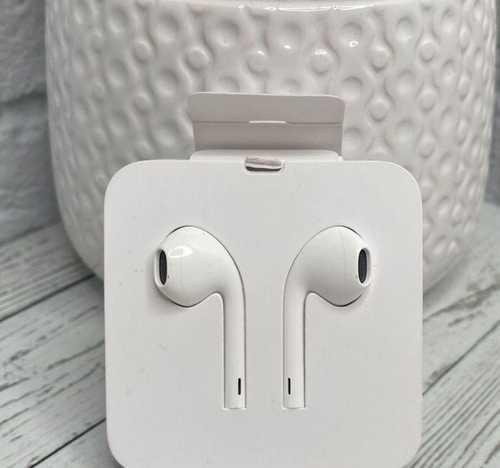 Новые наушники Apple EarPods с разъёмом Lightning