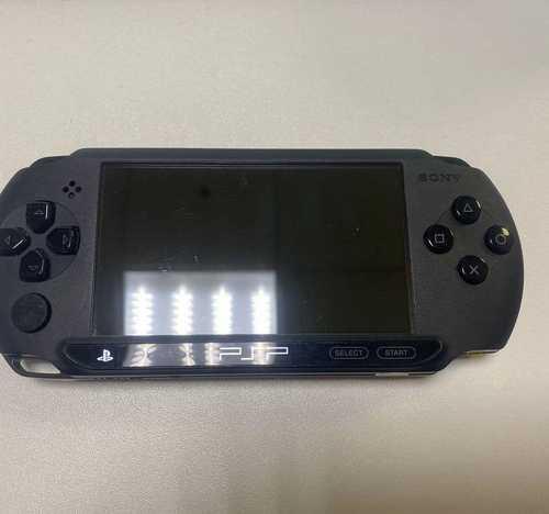 Игровая консоль Sony PSP-E1004