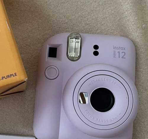 Пленочный фотоаппарат instax mini 12