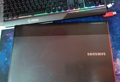Ноутбук Samsung np300e5c