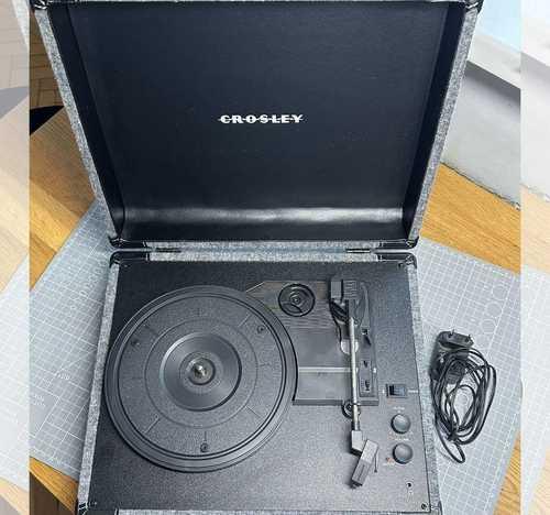 Виниловый проигрывтель crosley