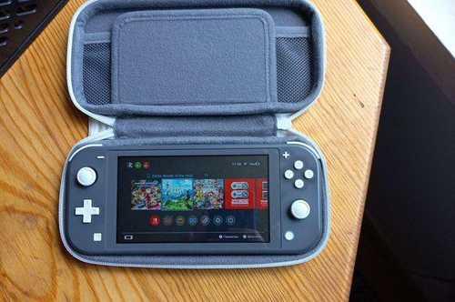 Nintendo switch lite с чехлом