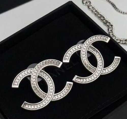 Серьги Chanel лого