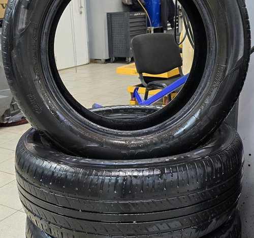 Hankook Dynapro HP2 RA33 215/60 R17 96V