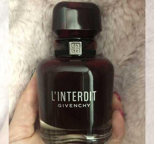 Givenchy linterdit rouge