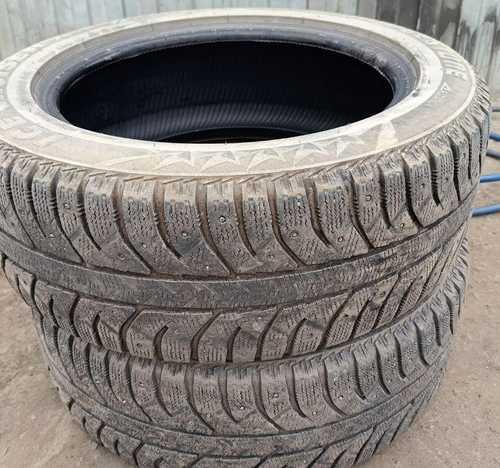 Bridgestone Ice Cruiser 7000 205/55 R16