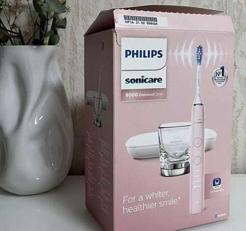 Новая звуковая щетка Philips DiamondClean 9000