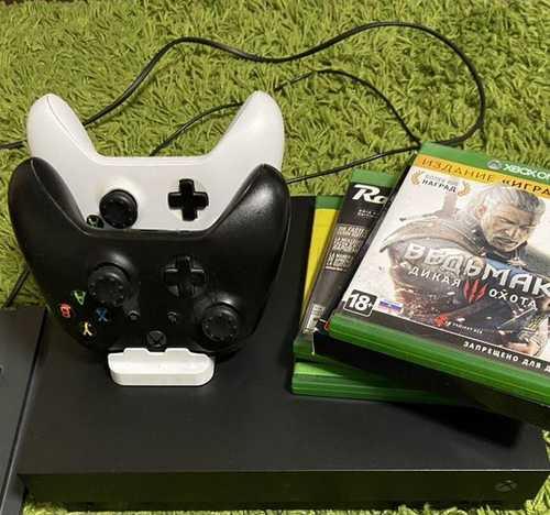 Xbox One X с играми