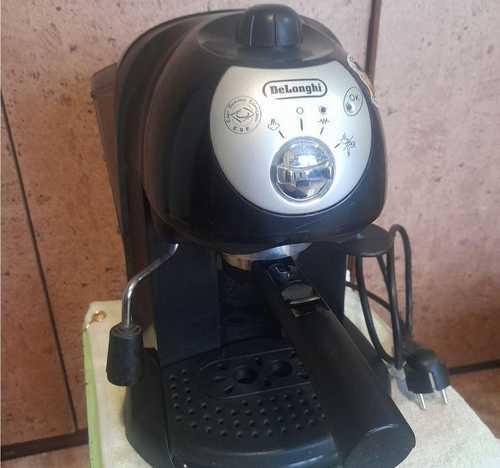 Кофеварка рожковая DeLonghi es200