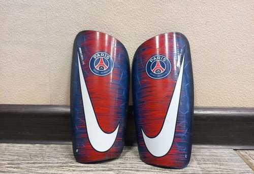 Футбольные щитки Nike Paris Mercurial/lite