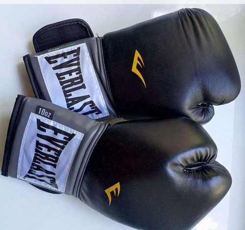 Боксерские перчатки everlast 10 oz