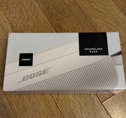 Колонка Bose SoundLink Flex White