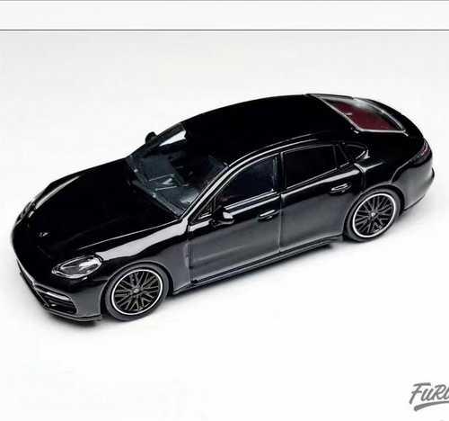 Porsche Panamera 1:64