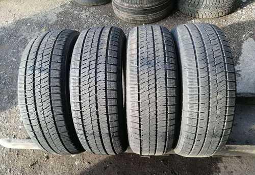 Bridgestone Blizzak VRX2 215/60 R16
