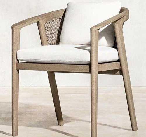 Плетеные стулья