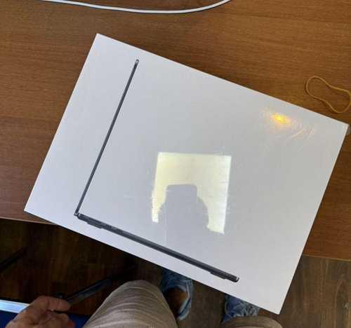 Macbook Air 13 m2 8 256 MLY33