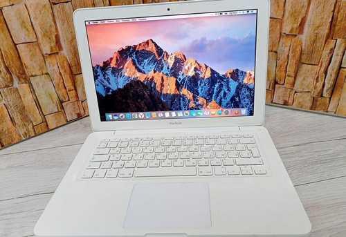 Стильный Apple MacBook 13 2010