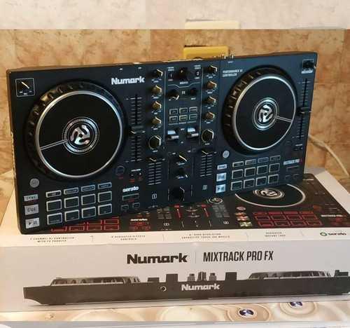 Dj контроллер Numark Mixtrack Pro FX