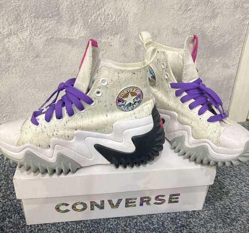 Converse run star motion