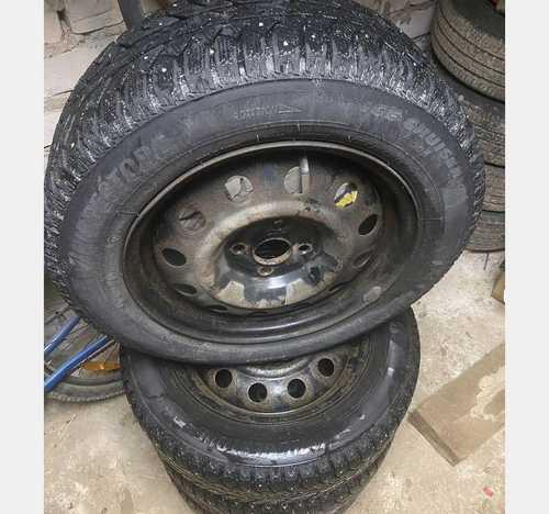 Bridgestone Ice Cruiser 7000S 185/65 R15