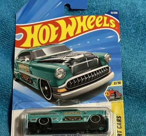 Hot wheels 1:64 custom chevy