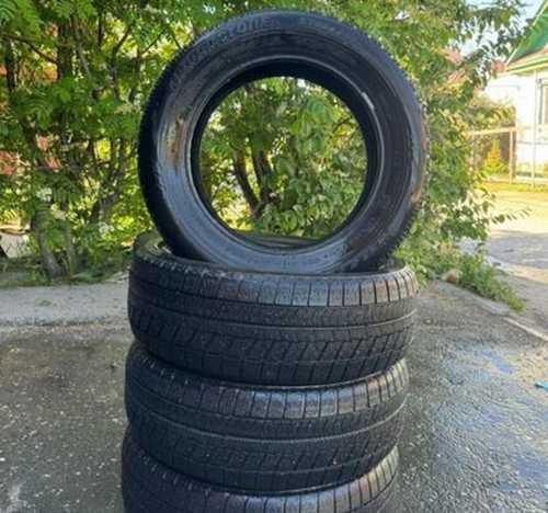 Bridgestone Blizzak Ice 215/60 R17