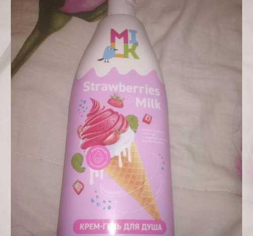 Крем-гель для душа strawberry milk