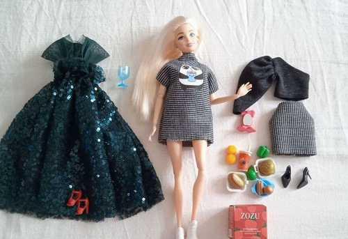 Кукла типа Барби с одеждой