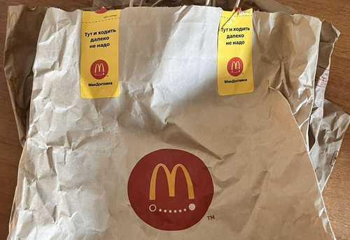 Пакеты и стаканы McDonald’s