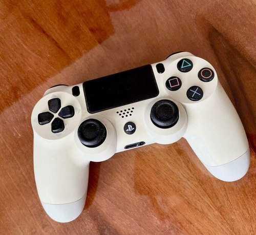 Геймпад PlayStation Sony DualShock 4 (Ver.1)белый