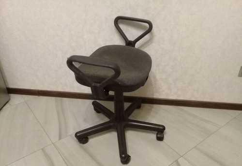 Компьютерное кресло (без спинки)