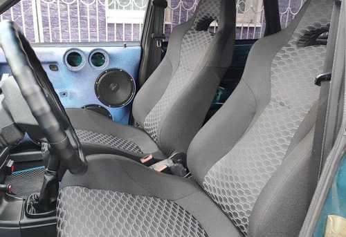 Анатомические сиденья Recaro