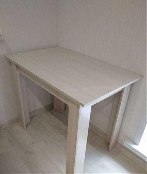 Кухонный стол на железных ножках